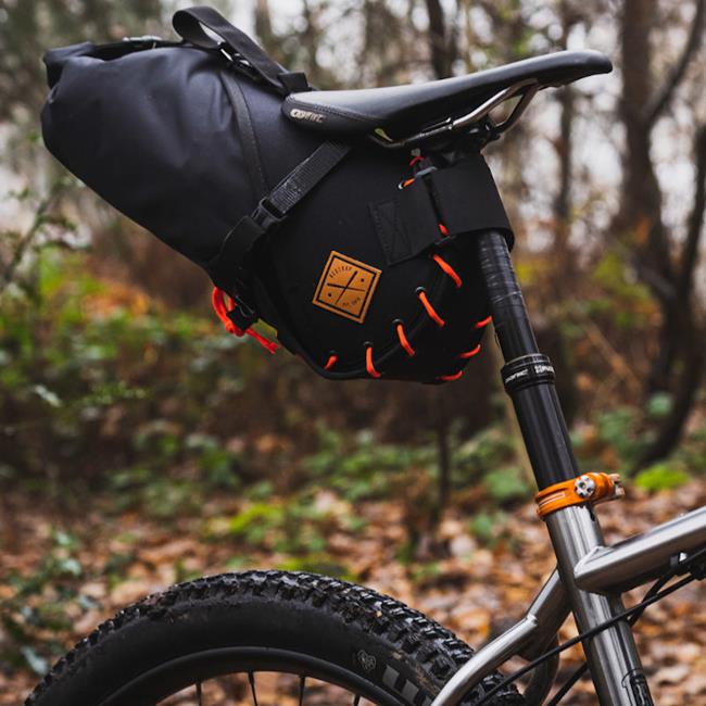 Torba podsiodłowa RESTRAP Carry Everything Saddle Bag | CentrumRowerowe.pl