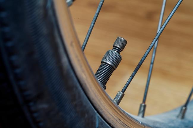 Jak rozpoznać wentyle w rowerze? Poznaj cechy zaworów! | CentrumRowerowe.pl