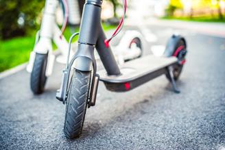 Hulajnoga na komunię – jak wybrać prezent? | CentrumRowerowe.pl