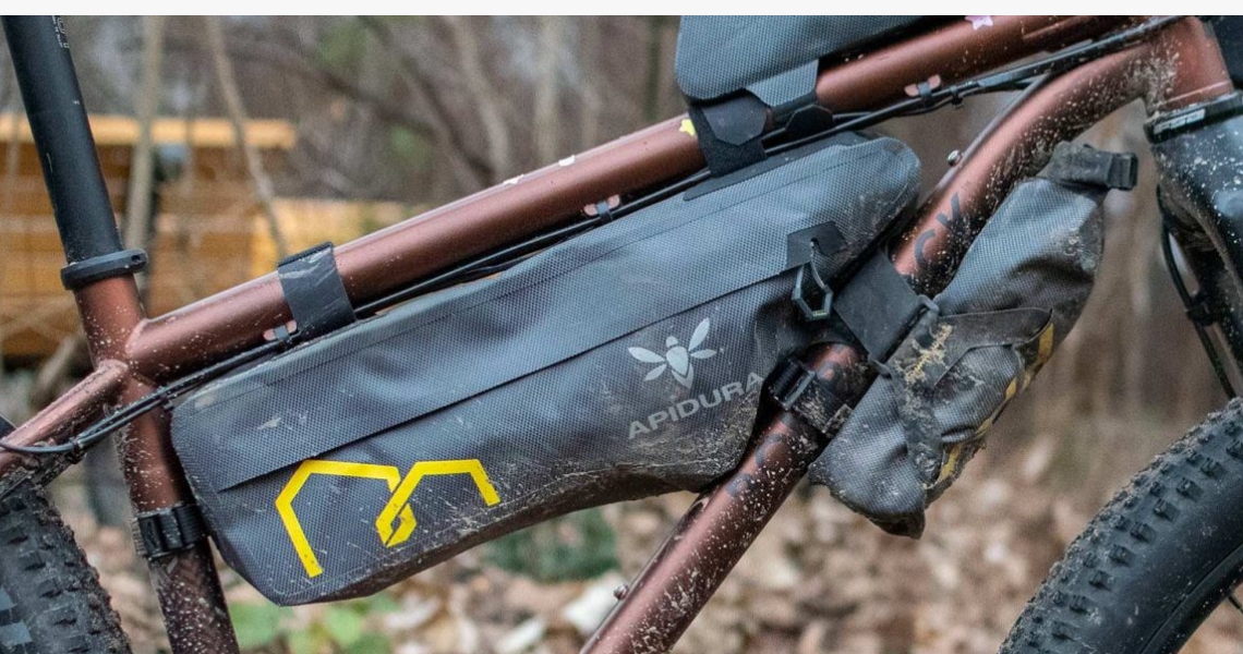 Torba pod ramę APIDURA Expedition Downtube Pack | CentrumRowerowe.pl