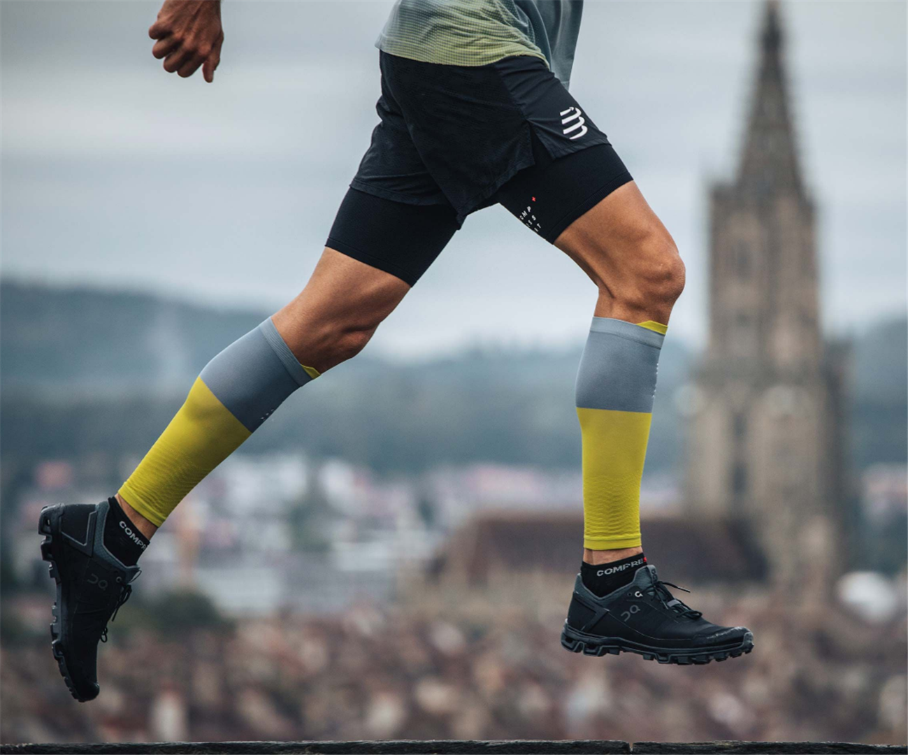 Opaski kompresyjne na łydki COMPRESSPORT R2v2 - CentrumRowerowe.pl