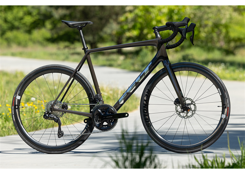 Rower szosowy FELT FR Advanced 105-Di2 | CentrumRowerowe.pl