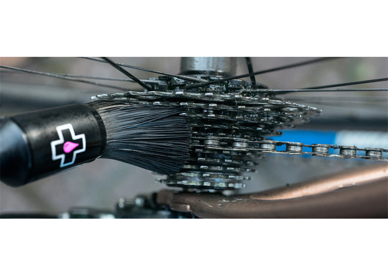 Szczotka do czyszczenia napędu MUC-OFF Drivetrain Detailing Brush ...